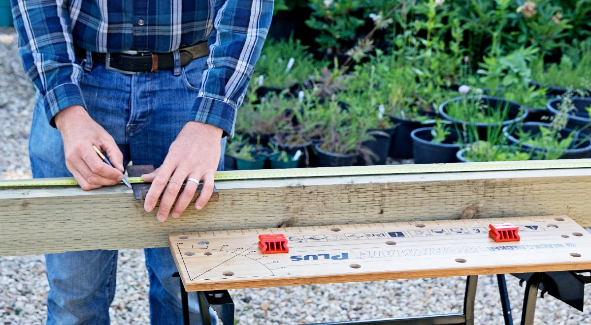 Zelf een compostbak maken in 12 stappen - Gardeners World