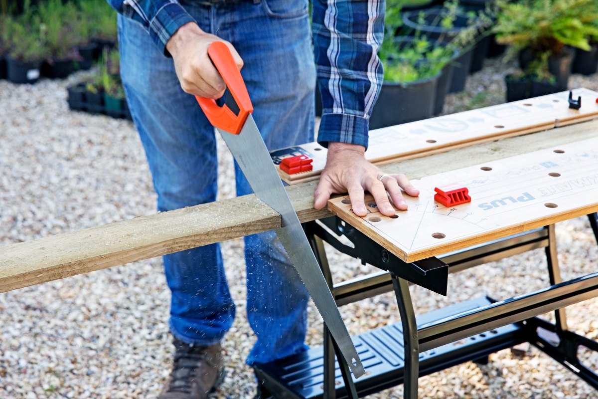 Zelf een compostbak maken in 12 stappen - Gardeners World